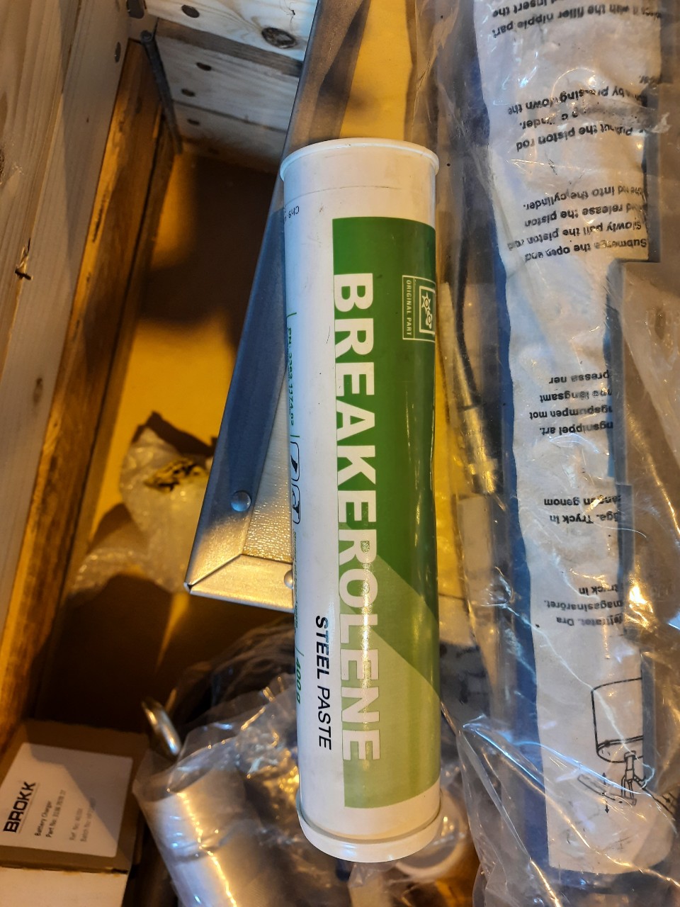 Breakerolene steel Paste mỡ bôi trơn cho búa đục - Nhà phân phối dầu mỡ ...